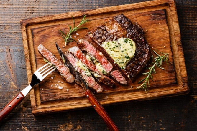 Grilled rump steak with spicy butter - Meggle